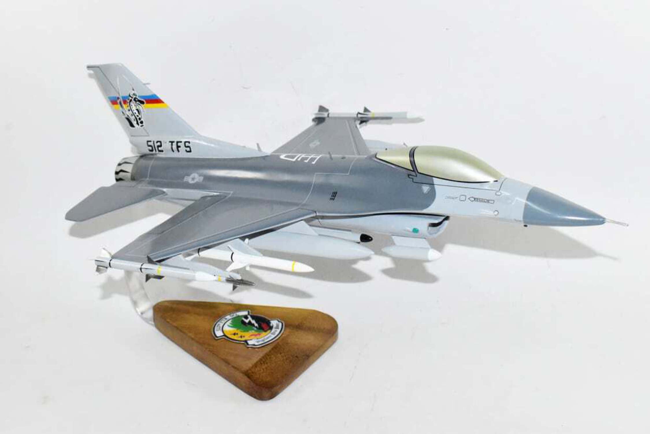 Lockheed Martin F-16 Fighting Falcon®, 512th Fighter Squadron, 18 ...
