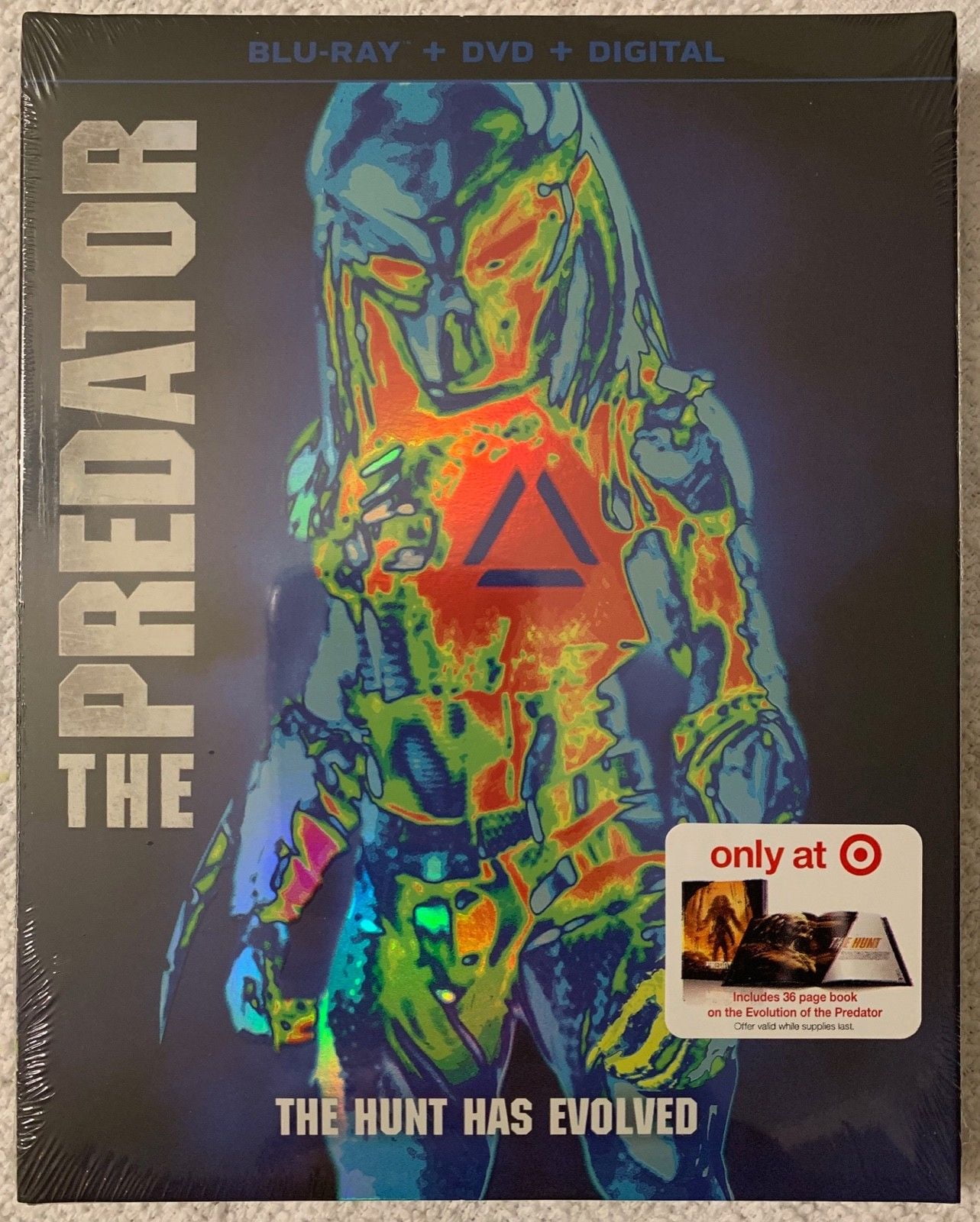 The Predator (Blu-Ray + DVD + Digital) (Limited edition 36 page "The ...