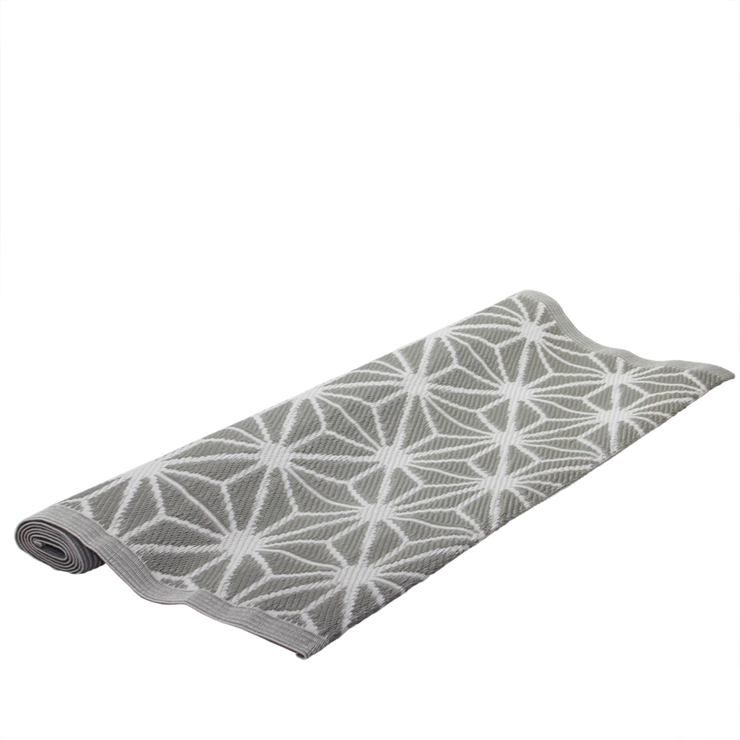 4' x 6' Basic Luxury Gray and White Snowflake Design Outdoor Area Throw ...