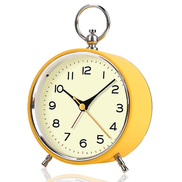 Reloj despertador de estilo retro. Los estudiantes usan el reloj de ...