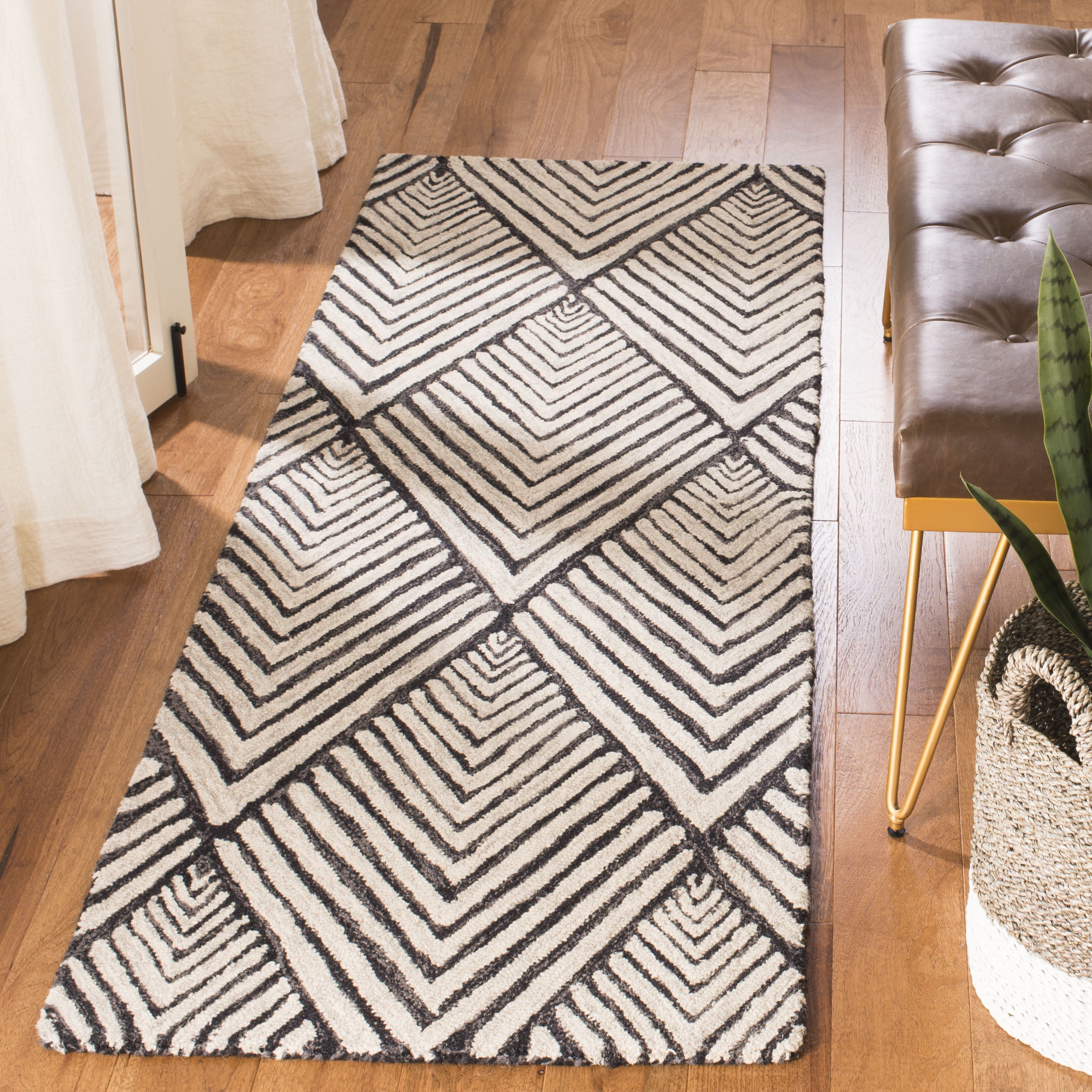 SAFAVIEH Micro-Loop Horatio Geometric Wool Runner Rug, Charcoal/Ivory ...