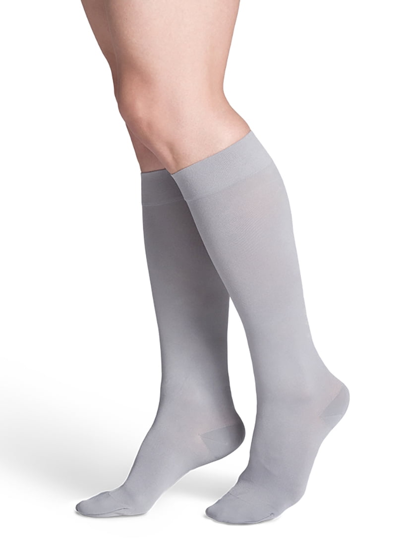 SIGVARIS Women’s Style Soft Opaque 840 Closed Toe Calf-High Socks 15 ...
