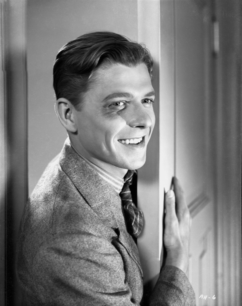 Ronald Reagan smiling Behind the Door Photo Print (8 x 10) - Walmart.com