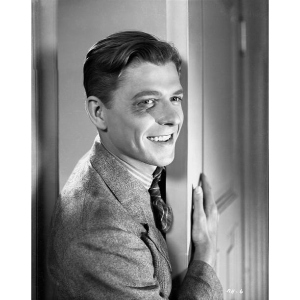 Ronald Reagan smiling Behind the Door Photo Print (24 x 30) - Walmart.ca