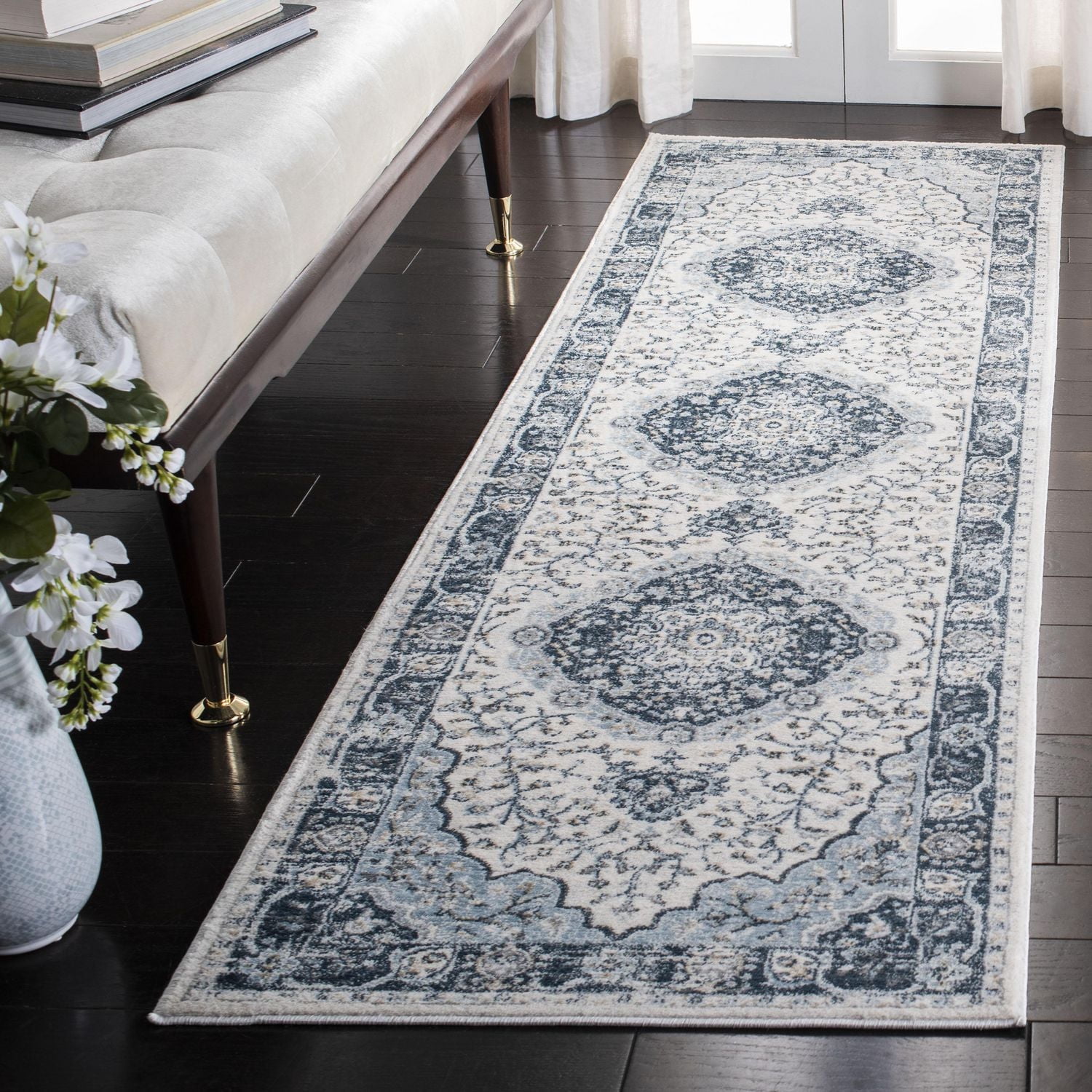 Click here for Safavieh Isabella Cennetig Floral Bordered Area Ru... prices