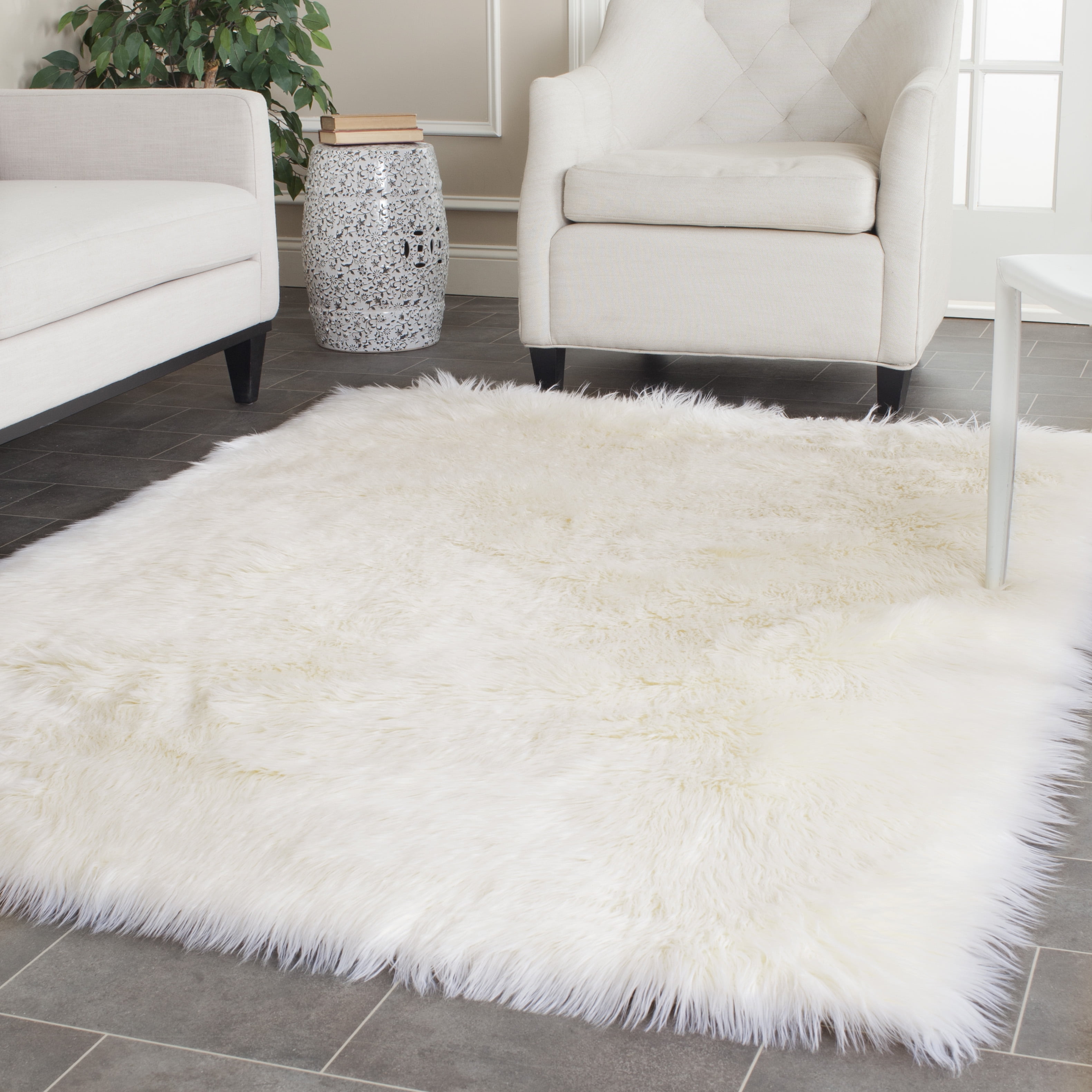 SAFAVIEH Faux Sheep Skin Vesna Solid Plush Area Rug, Ivory, 4' x 6 ...