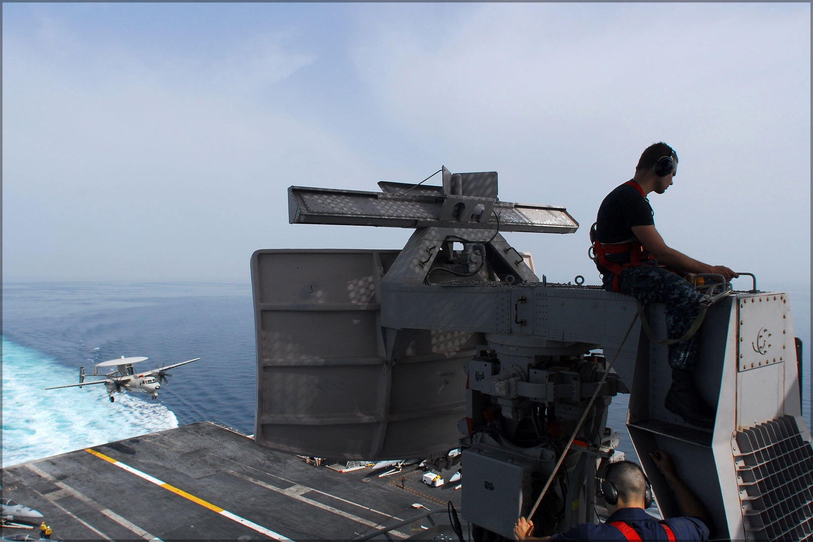 24"x36" Gallery Poster, maintenance on SPN-43C radar USS Ronald Reagan ...
