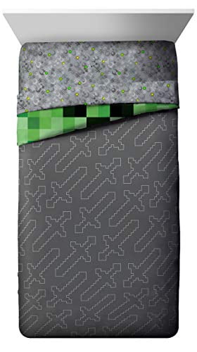 Jay Franco Minecraft Creeper 5 Piece Full Bed Set - Includes Reversible ...