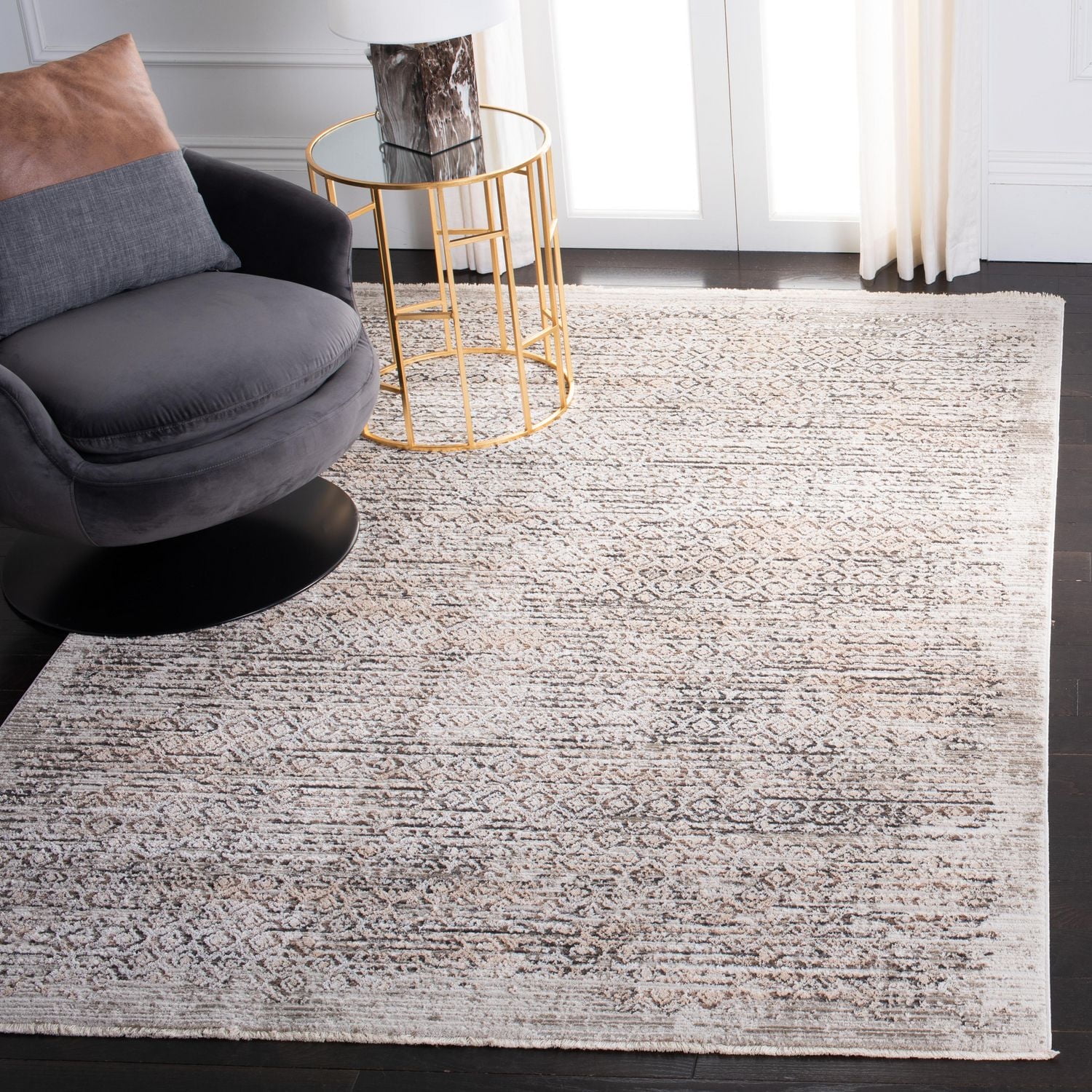 Click here for Safavieh Mayflower Hieren Geometric Area Rug 55 X... prices