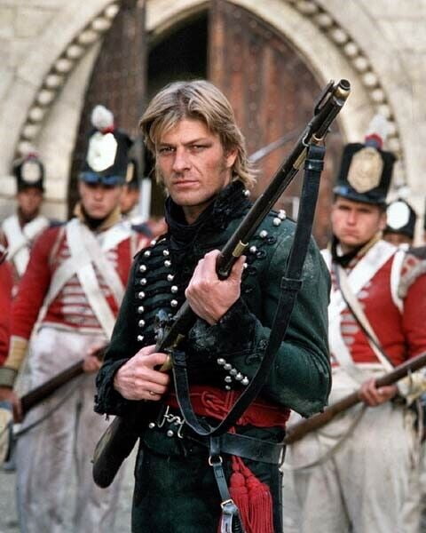 Sharpe 1990's TV Sean Bean as Richard Sharpe holding rifle & troops ...
