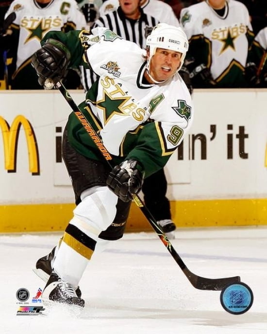 Mike Modano - '06 / '07 Away Action Photo Print (16 x 20) - Walmart.com ...