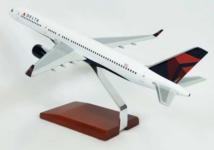 Buy Daron Worldwide Boeing B757-200 Delta Model Airplane Online at ...