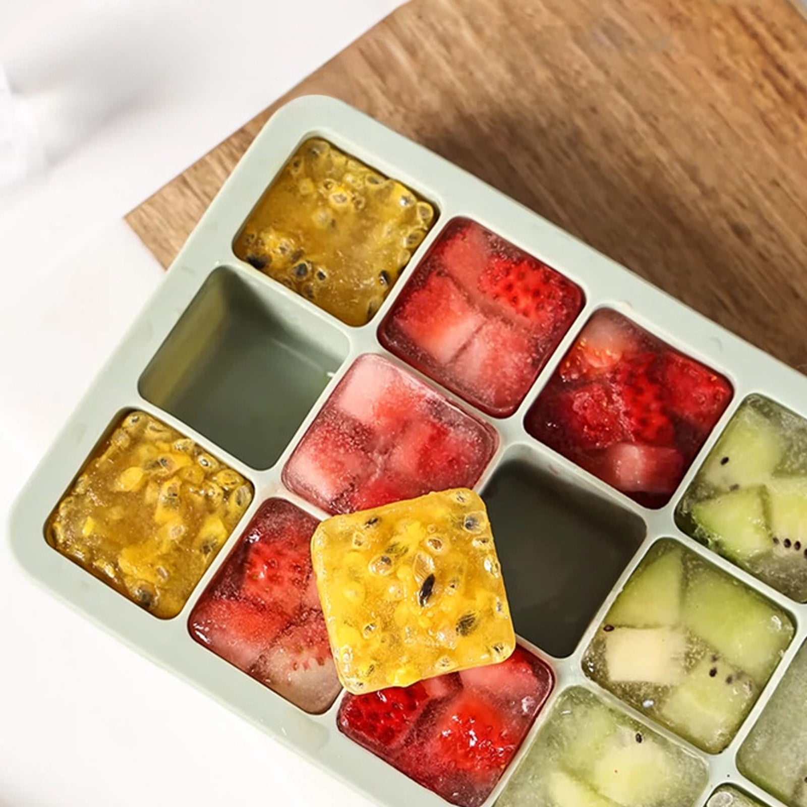 Click here for Staron Ice Cubes Tray With Lid  15 Cubes Silicone... prices