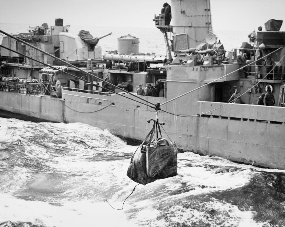 Korean War: Navy Mailbag. /Nmailbag Sent Along The Highline From The ... Korean War: Navy Mailbag. /Nmailbag Sent Along The Highline From The ...