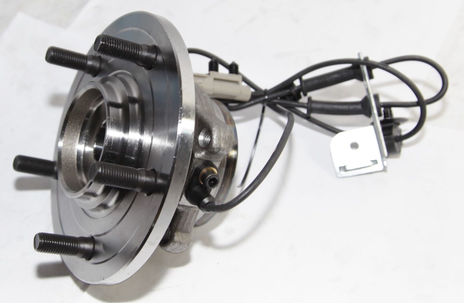 2004 2005 2006 Chrysler Pacifica WHEEL HUB BEARING ASSEMBLY 2004 2005 ...