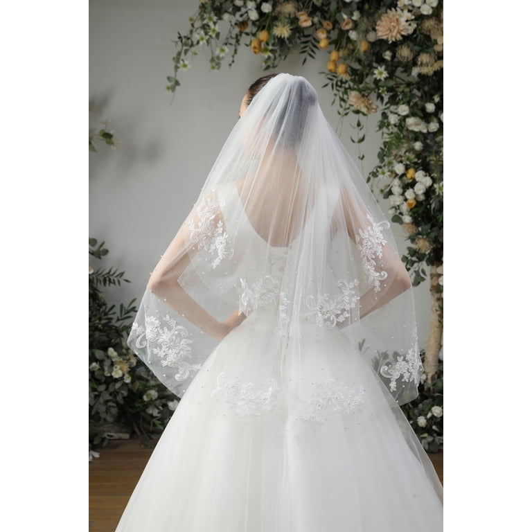 2 tier fingertip wedding veil | Beachweddingtips.com