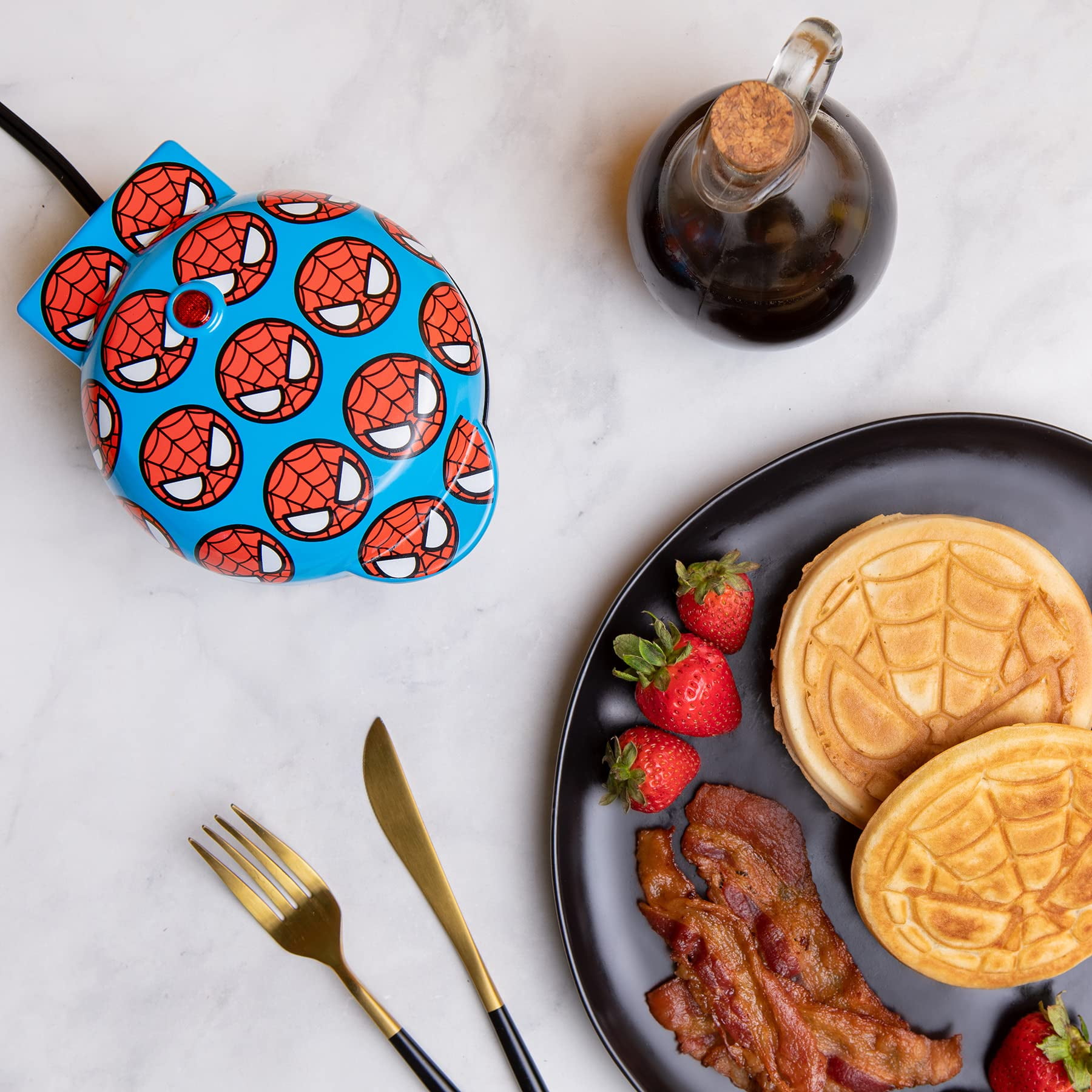Uncanny Brands Marvel Spider-Man Mini Waffle Maker - Electrodoméstico ...