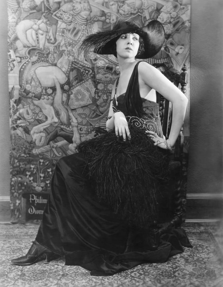 Lila Lee 1918 Photo Print (8 x 10) - Walmart.com