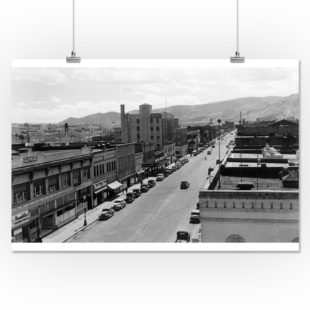 Wenatchee, Washington - Aerial View of a City Street (16x24 Giclee ...