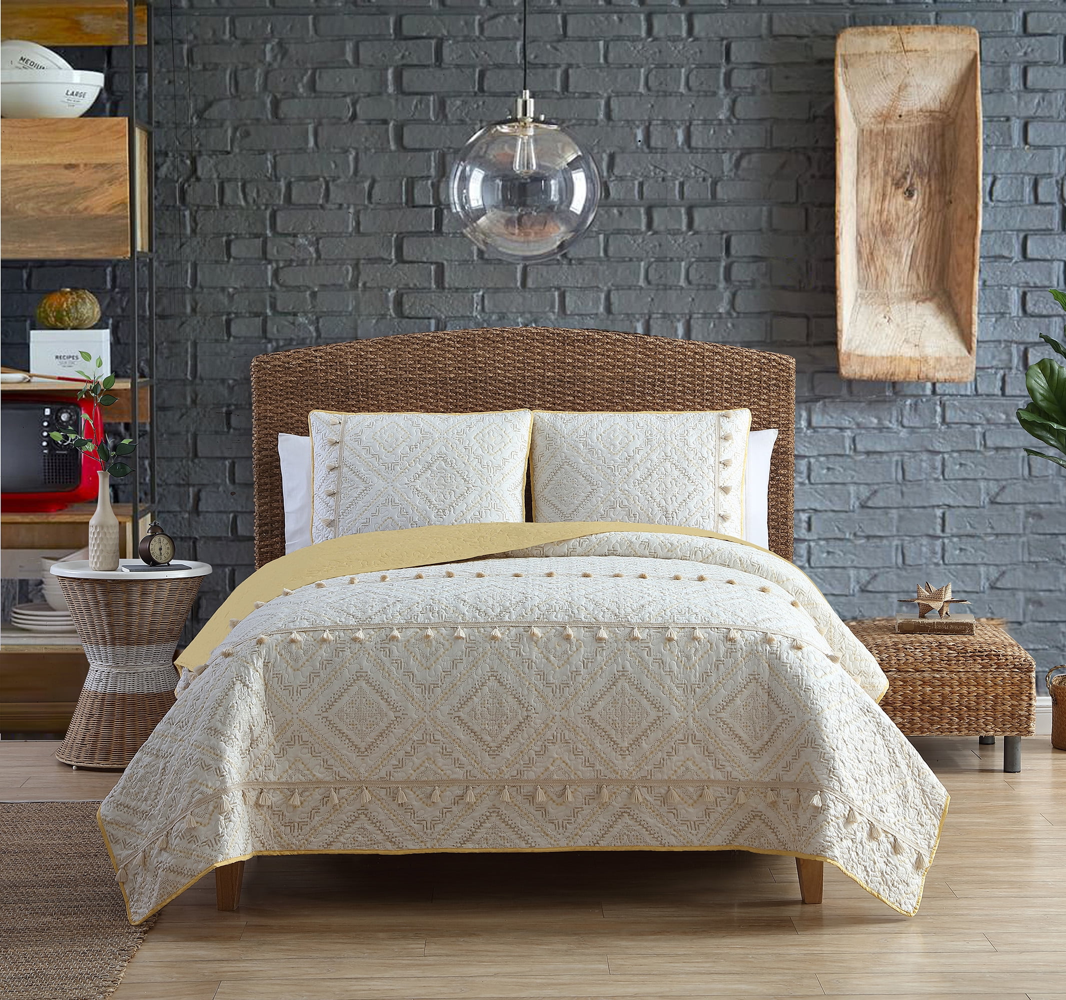 Design Studio Skye Tribal Gold 3-Piece Soft Microfiber Quilt Set with ...