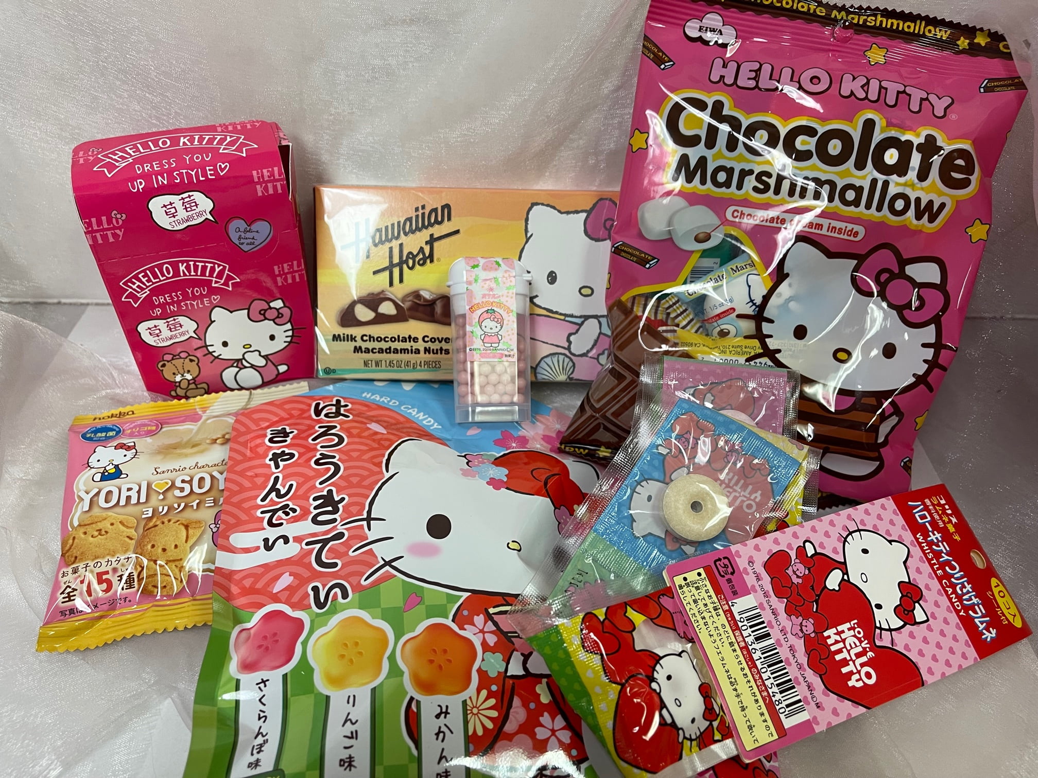 Hello Kitty Snack Mix Holiday T Set 7 Different Variety Product Of