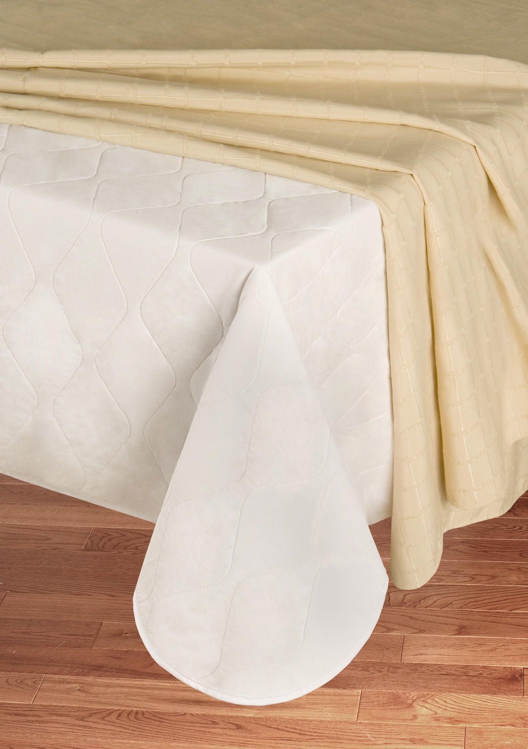 Mainstays Quilted Table Pad, Preserve your table's finish - Walmart.ca