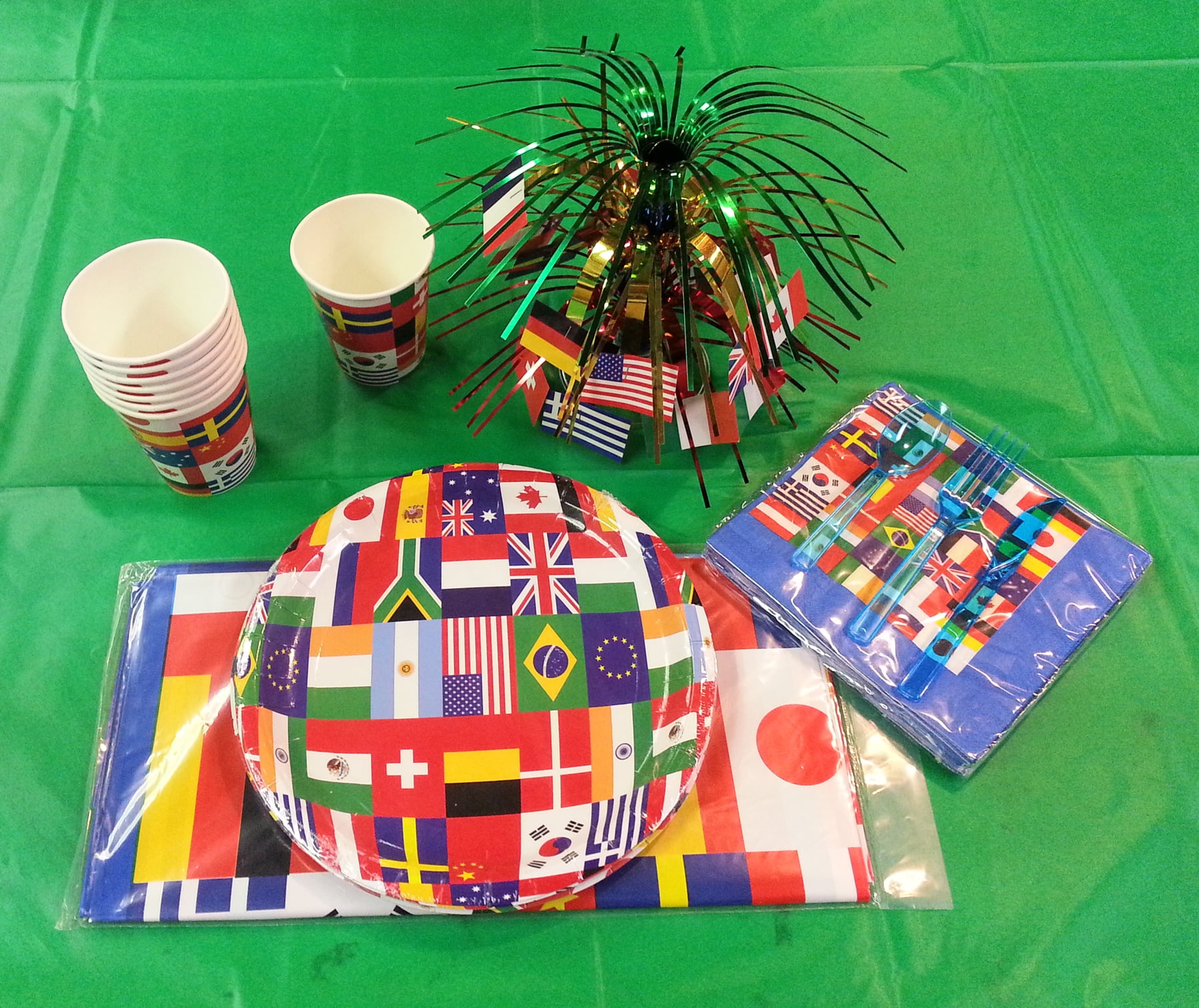 International Flag Party Supply Tablewares & Decorating Pack for 8 ...