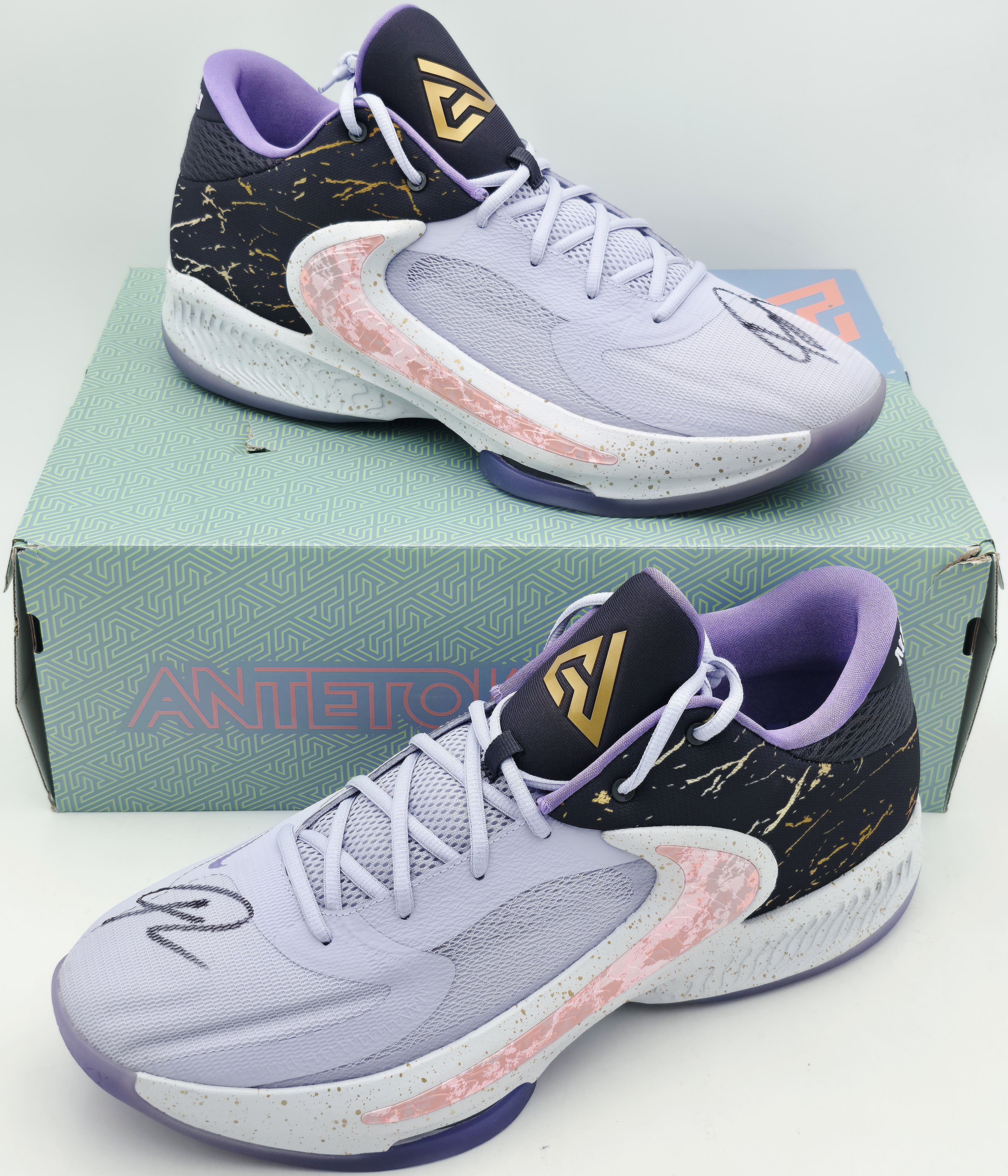 Giannis Antetokounmpo Autographed 2022 Player Exclusive (PE) Promo ...