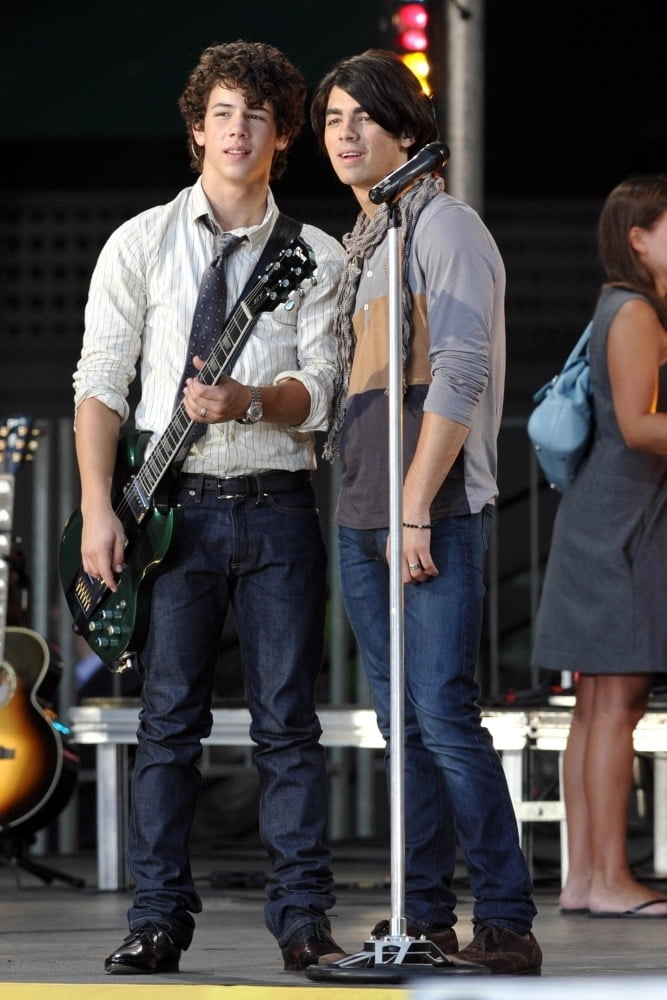 Nick Jonas, Joe Jonas On Stage For The Jonas Brothers In Concert On Abc ...