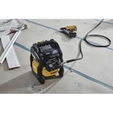 DEWALT 20V MAX* Portable Cordless Air Compressor Kit, 2.5 Gallons, 140 ...