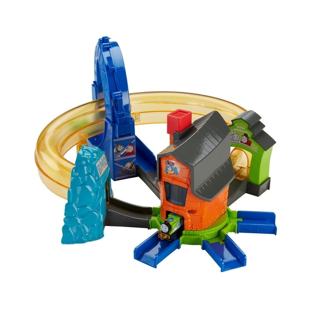Thomas the Train Thomas & Friends Minis Boost 'n Blast Stunt Set ...