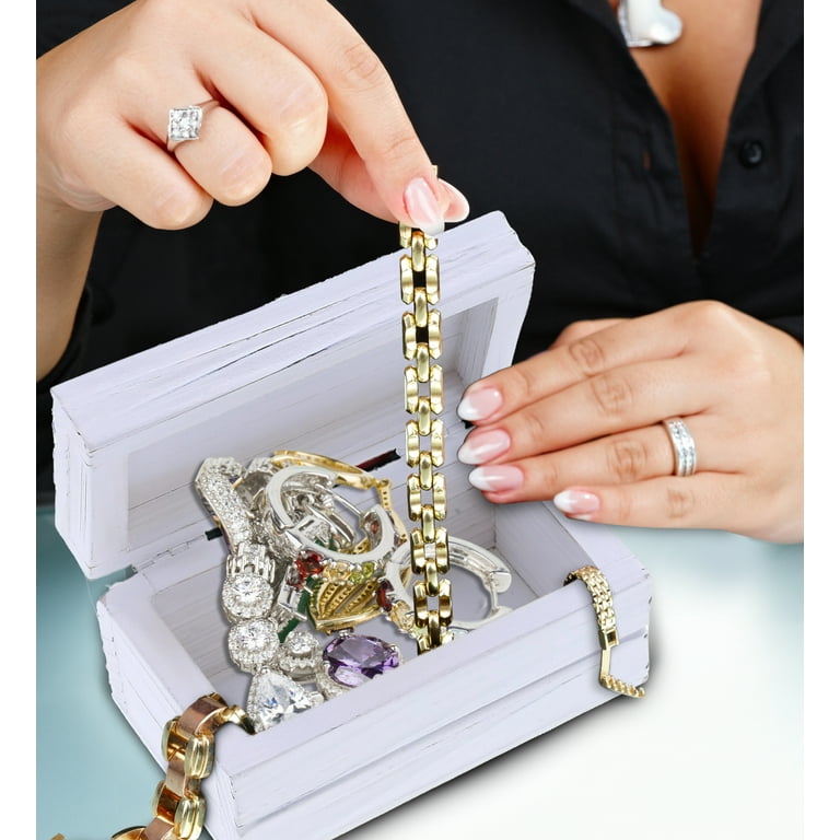 Beachy jewelry box store