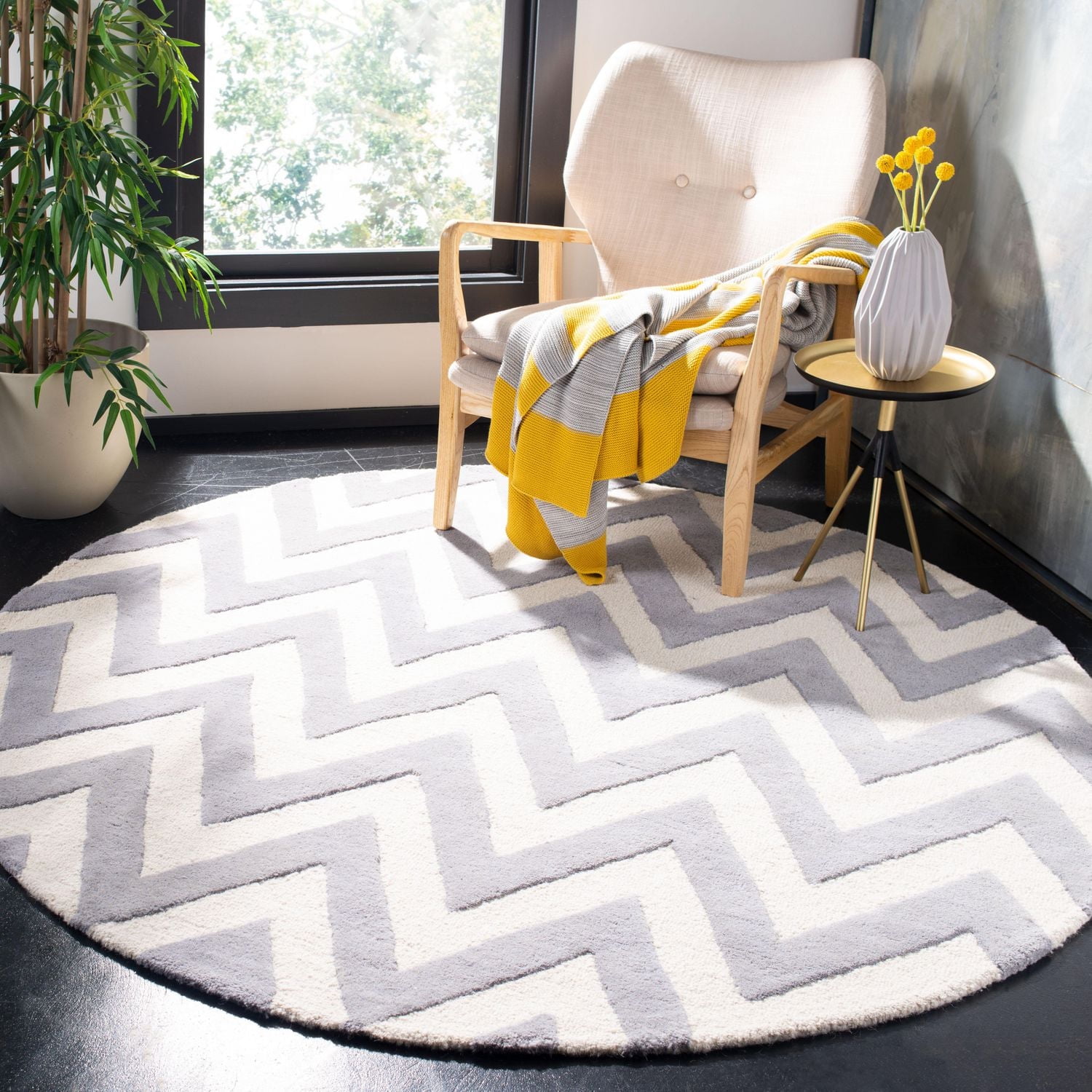 Click here for Safavieh Cambridge Kaitlyn Zig Zag Stripes Area Ru... prices