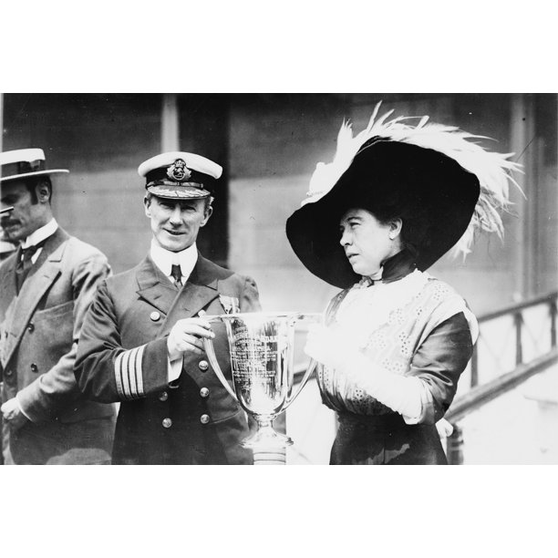 24x36 gallery poster, Molly Brown presenting award to Carpathia Captain ...