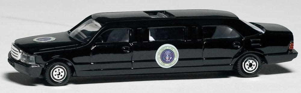 Presidential Limo, Black - Daron RT5739 - Diecast Model Toy Car ...
