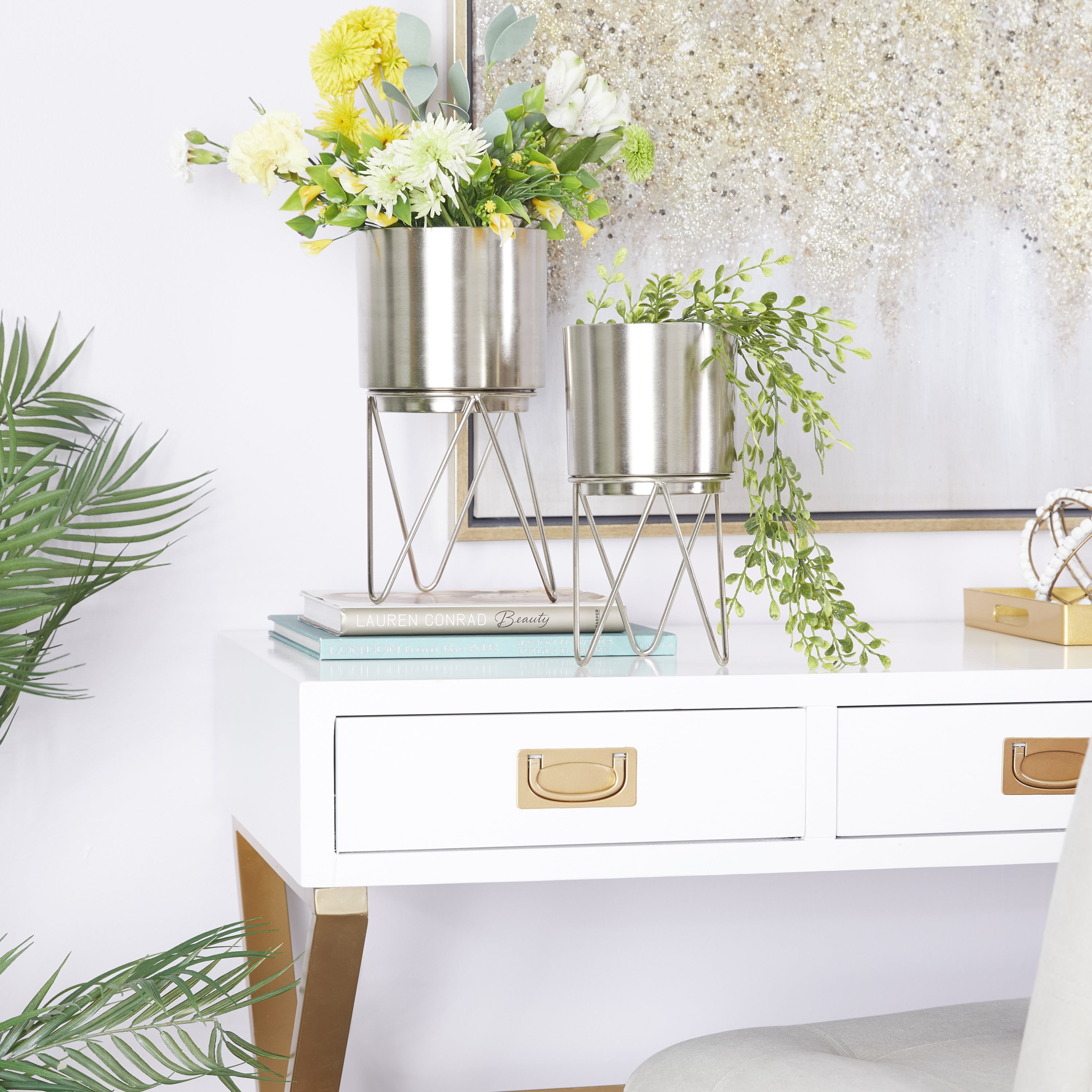 Cosmoliving by Cosmopolitan 12", 11"H Silver Metal Planter with ...