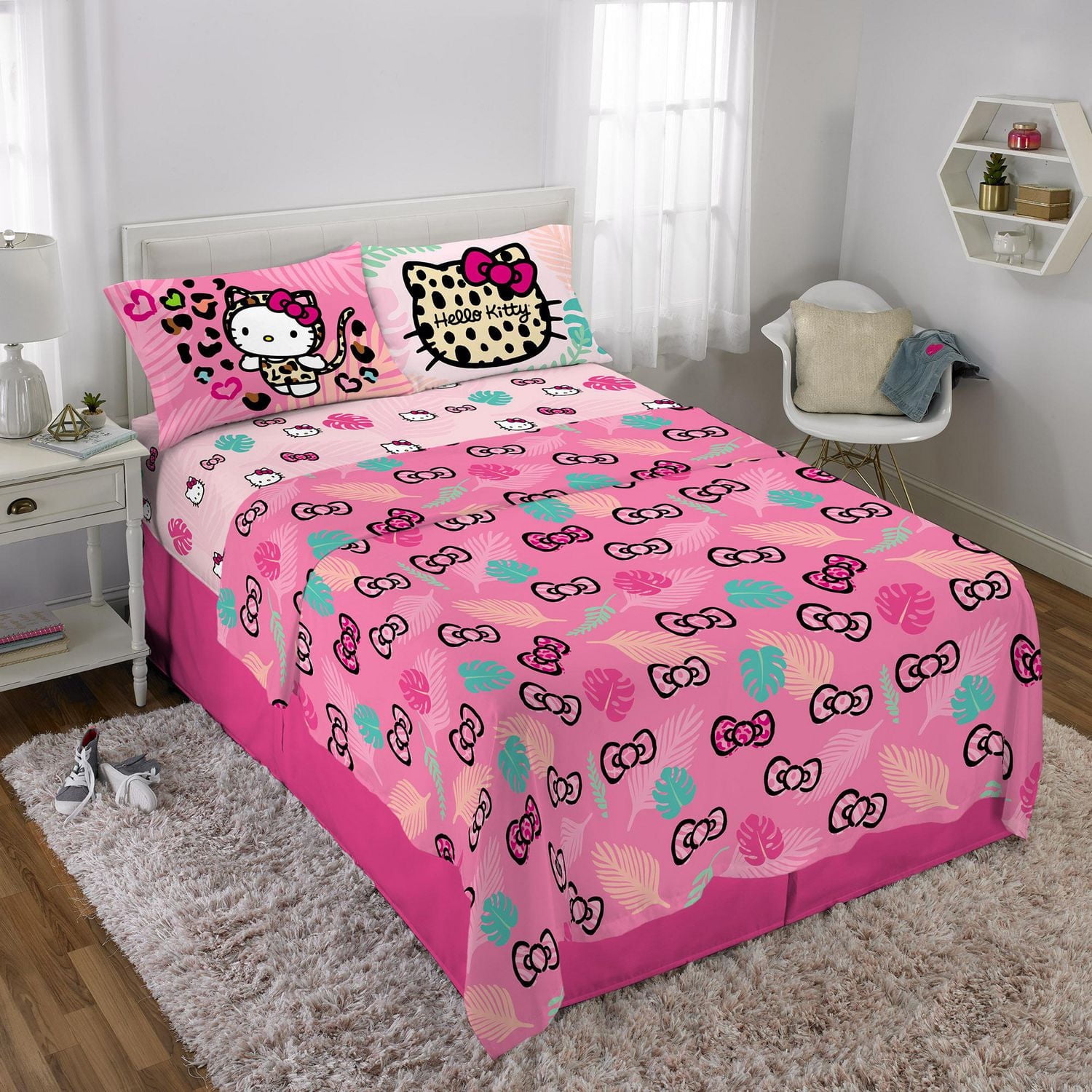 Click here for Hello Kitty Wild Jungle Full Sheet Set prices