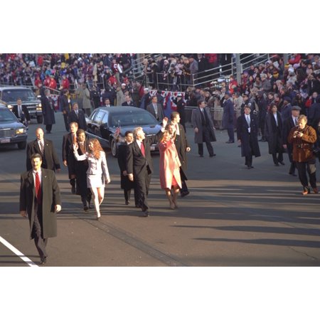 President Bill Clinton Walk With Chelsea And Hillary In The 1997 ...