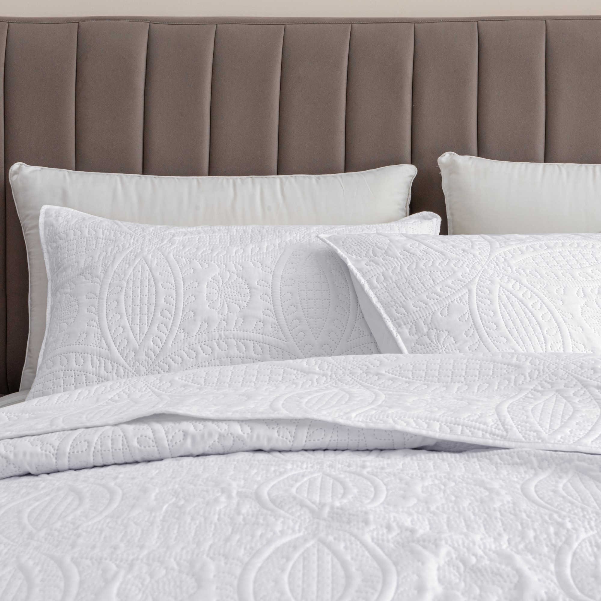 Mainstays Medallion Teal Medallion Polyester Quilt, Full/Queen ...