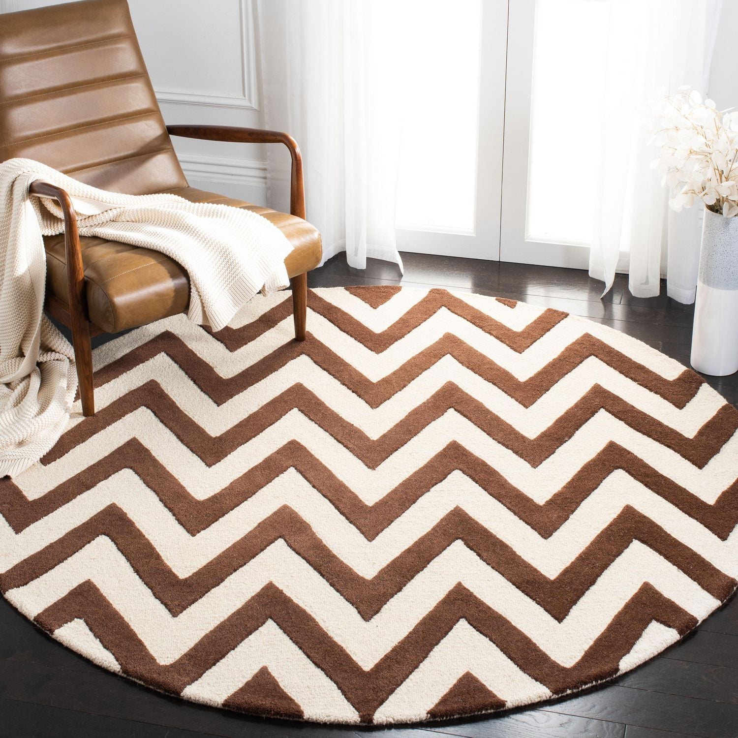 Click here for Safavieh Cambridge Kaitlyn Zig Zag Stripes Area Ru... prices