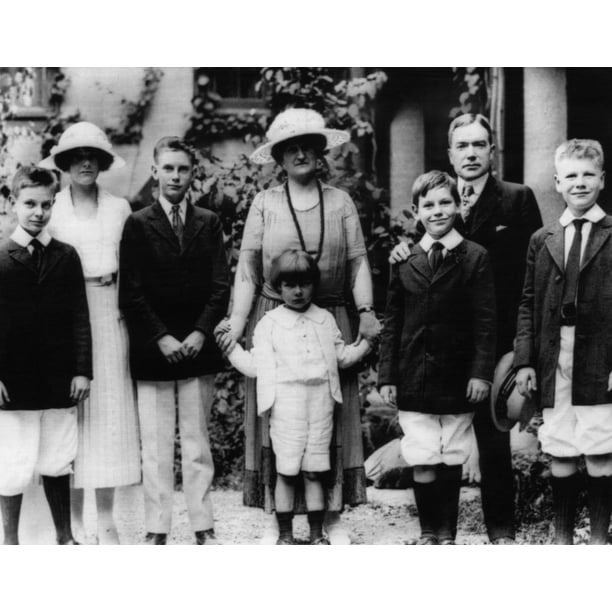 Rockefeller Family. From Left Laurance Rockefeller History (24 x 18 ...