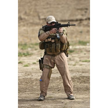Diemaco CB 5.56mm Canada assault carbine copy of colt Commando Poster ...