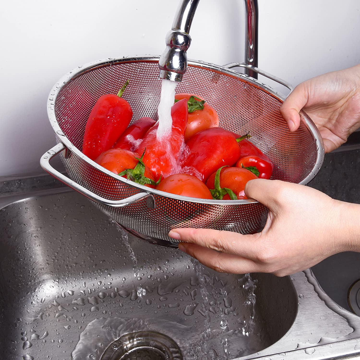 Colanders food strainers store