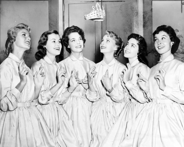 Print: Jeryl Johnson, Hillie Merritt, Gretchen Foster, Carol Toby ...