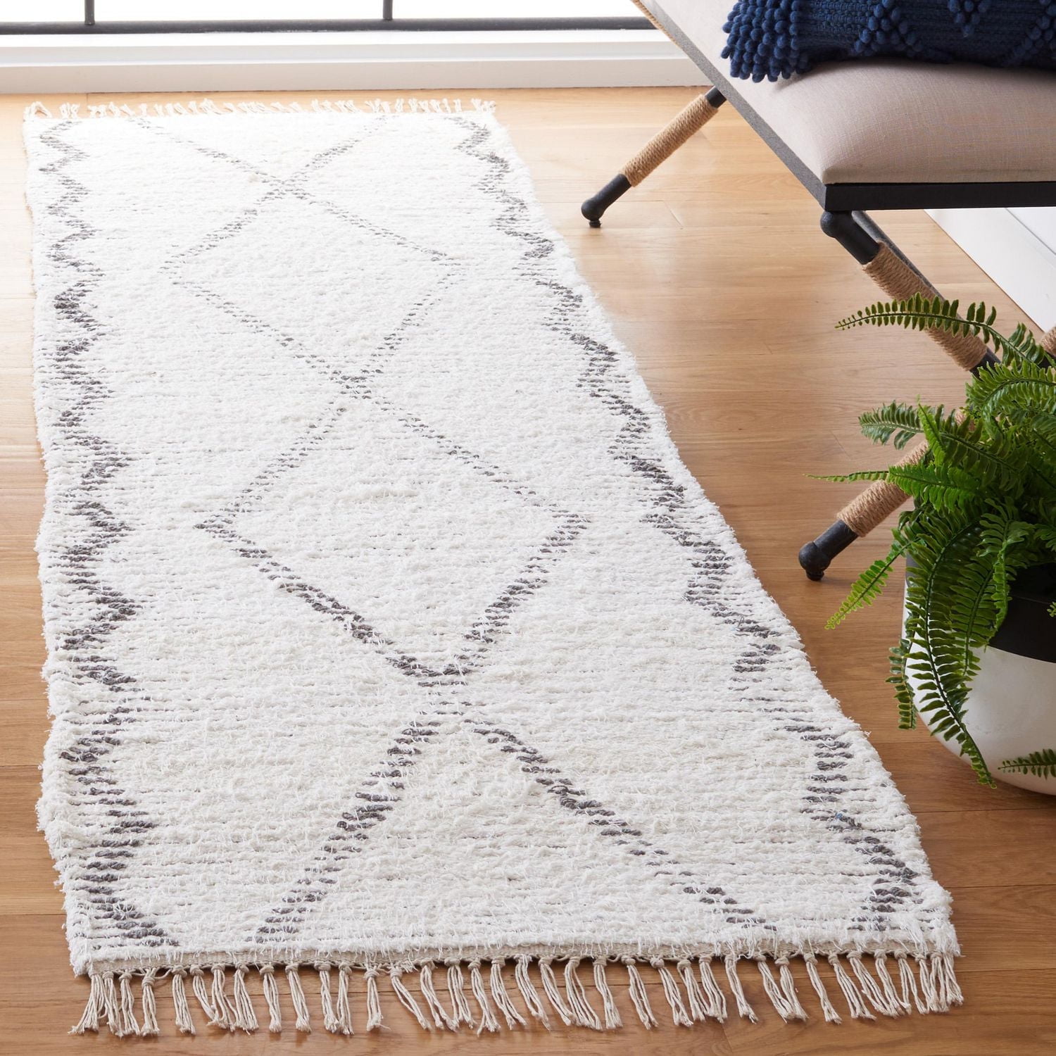 Click here for Safavieh Casablanca Amy Bohemian Area Rug 23 X 8 R... prices