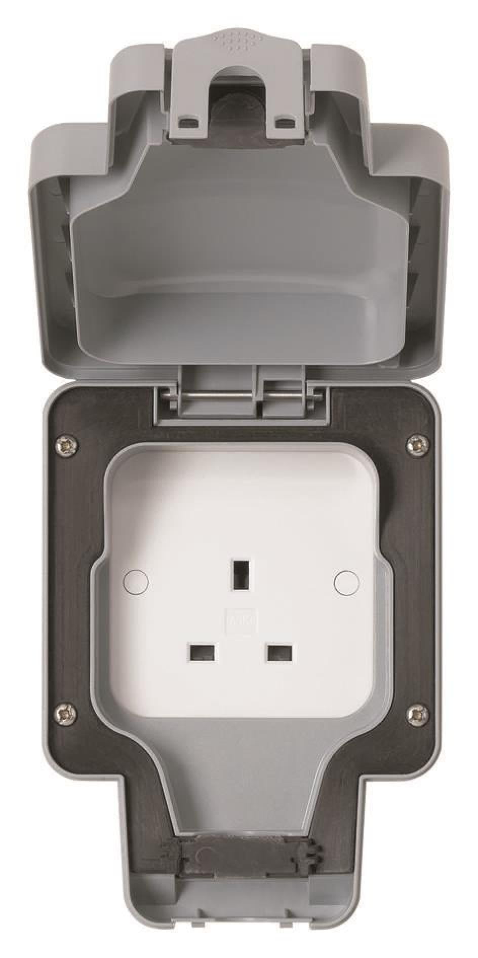 MK - Masterseal Plus 13A 1 Gang Outdoor Unswitched Plug Socket, IP66 ...
