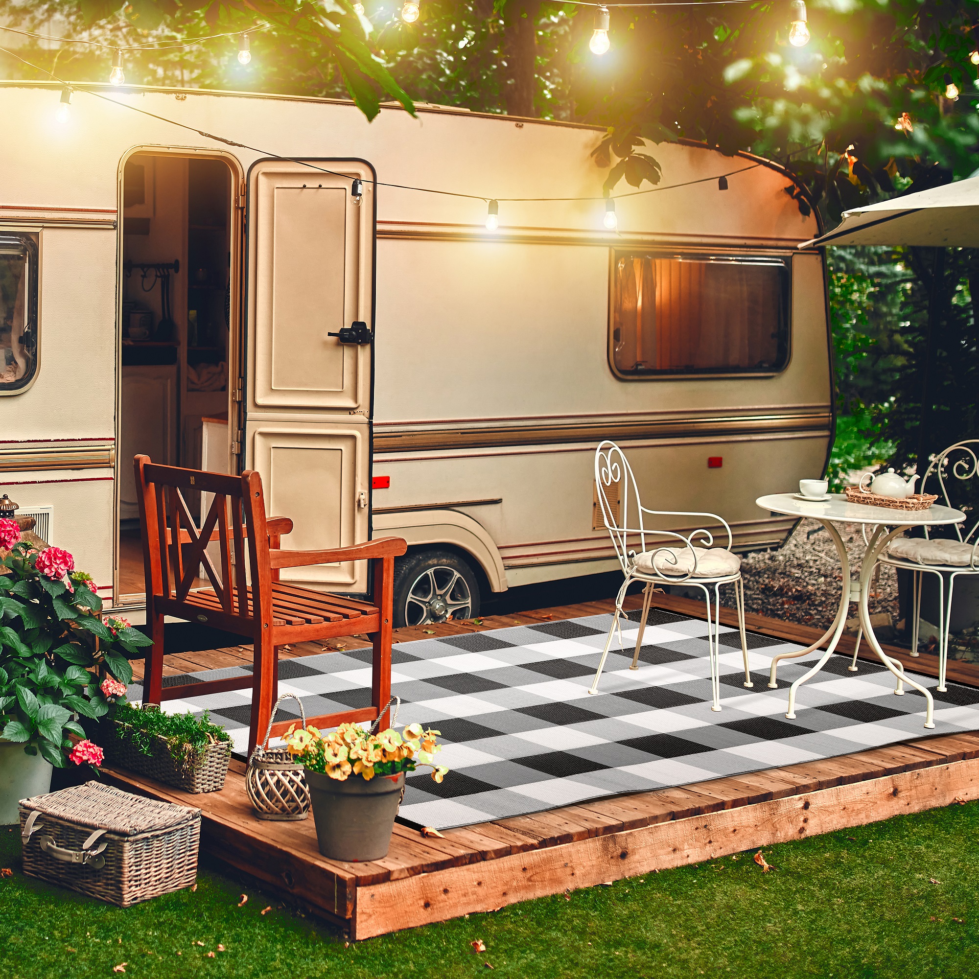 Beverly Rug, Outdoor Area Rug, Checkerboard Plastic Outdoor Rug ...