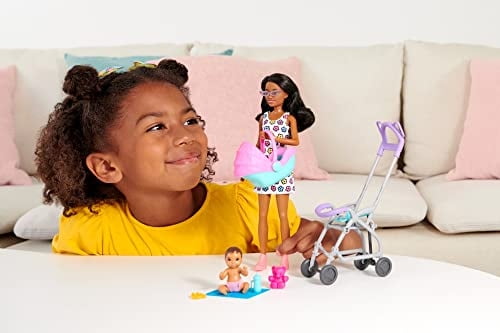 Barbie Skipper Babysitters Inc. Playset con muñeca Babysitter Barbie ...