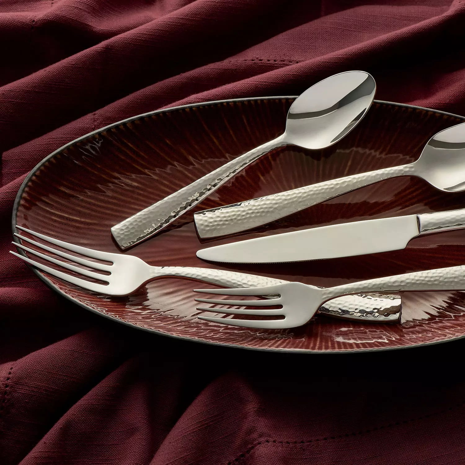Hampton Signature Vento Hammered 50-Piece Flatware Set, Service for 8 ...