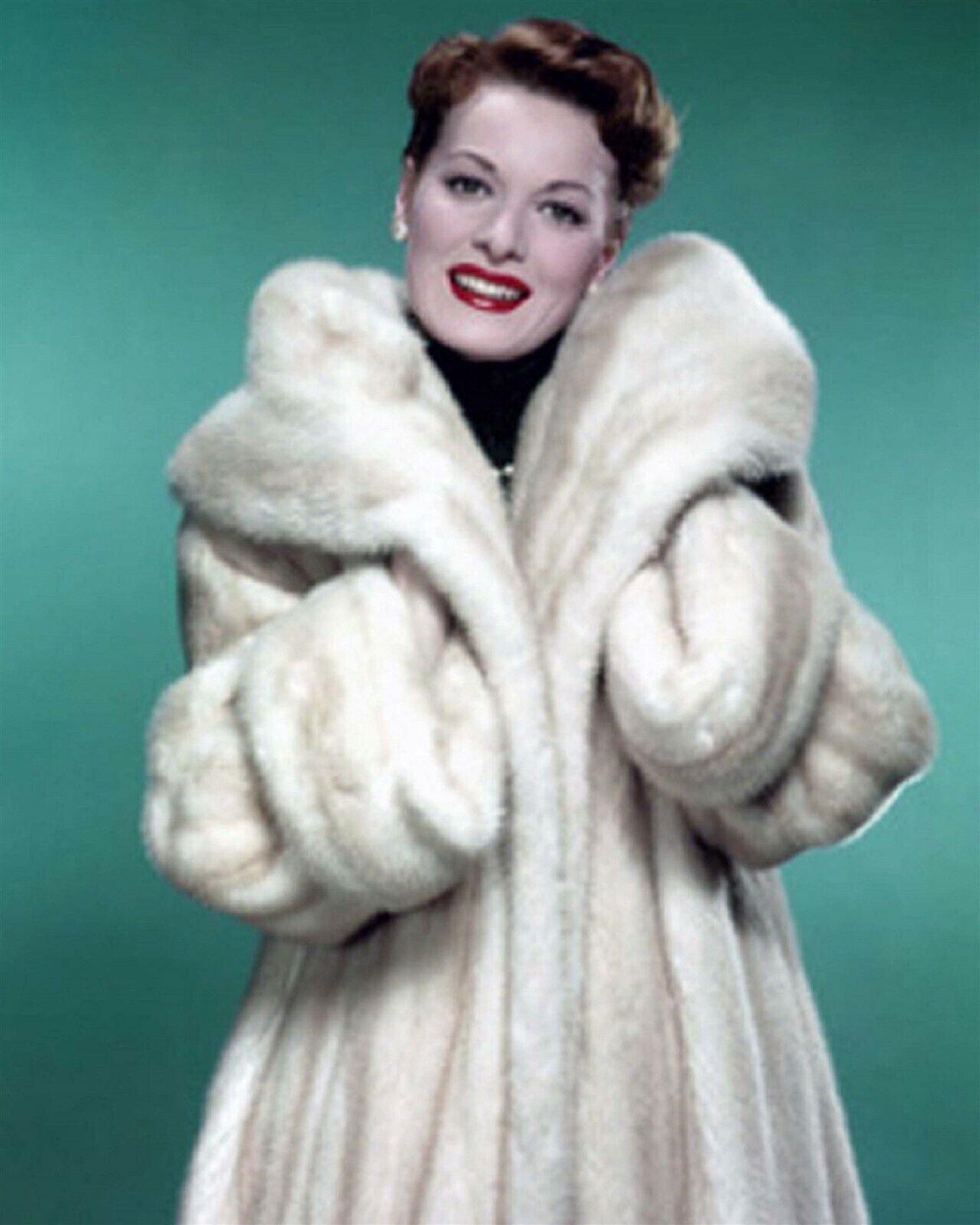 Maureen O'Hara 1950's smiling portrait in fur coat 11x17 poster ...